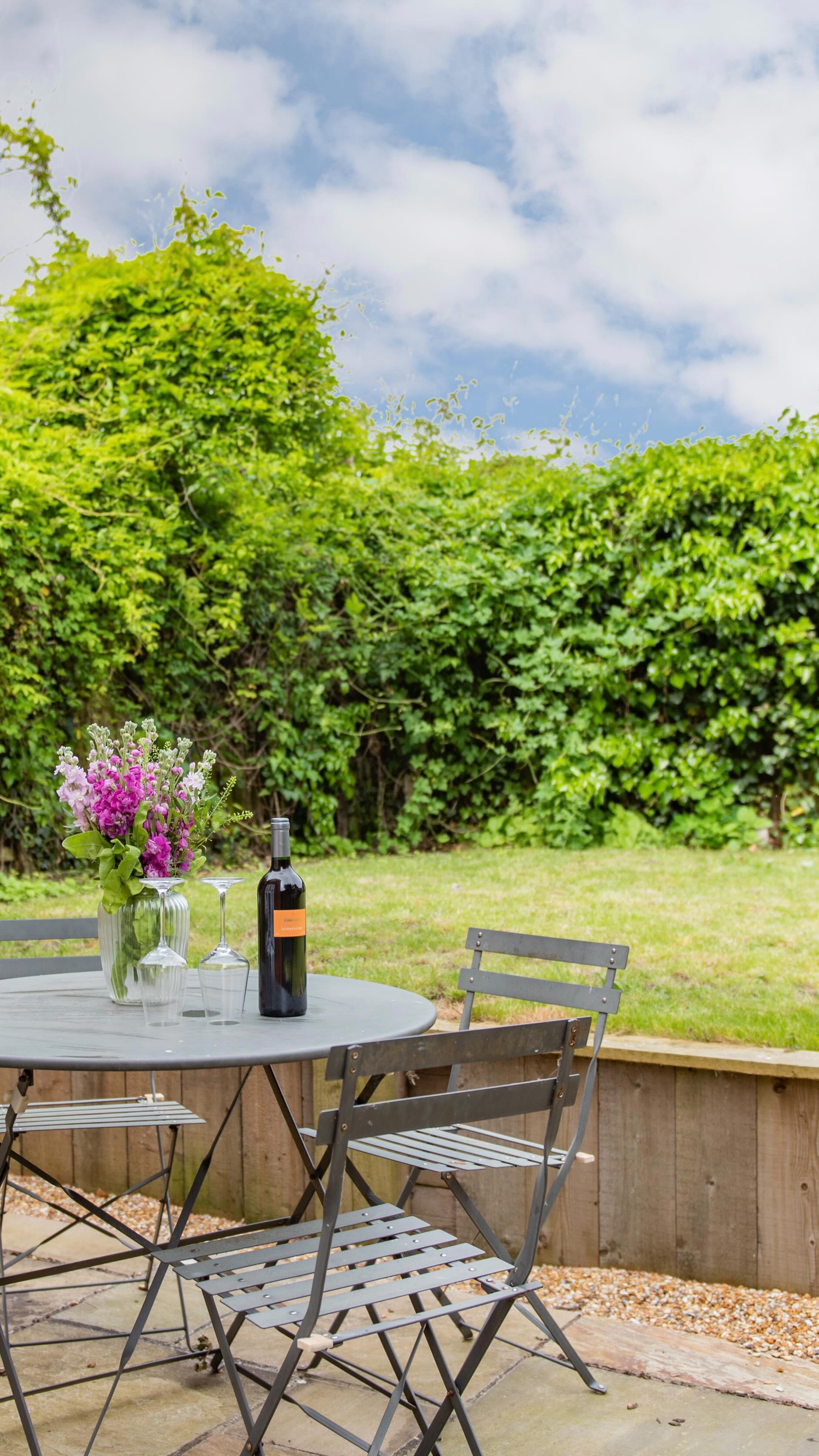 Abbots Cliff House, Capel le Ferne Holiday Home