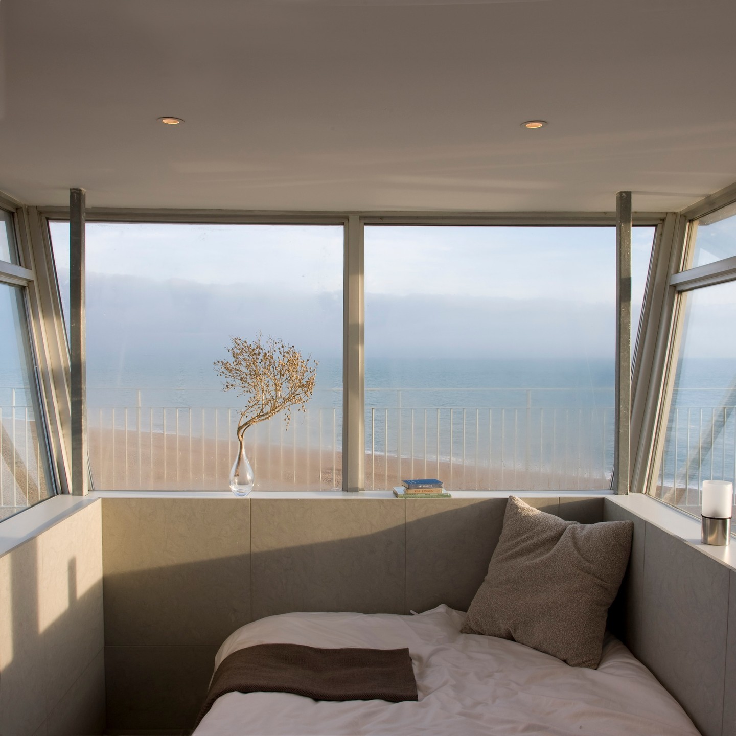 Abbots Cliff House, Capel le Ferne Holiday Home