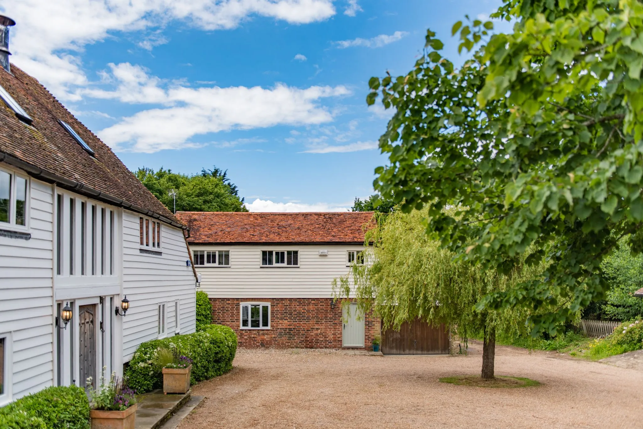 Lower Standen Farm - Benenden, Kent - Bloom Stays
